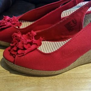 American Eagle By Payless | Shoes | American Eagle Size 1 Red Wedges ...